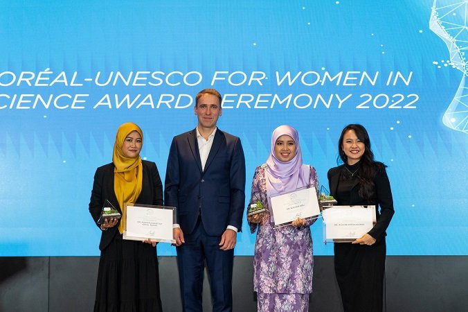 Loréal Unesco For Women In Science 2022 Support Three Promising